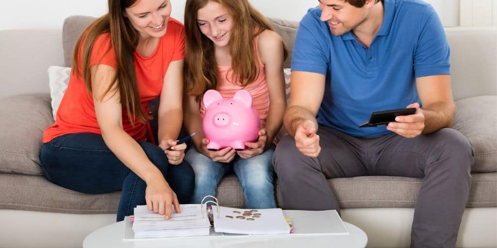 9 Reasons to Save Money as a Teenager (Use these Talking Points)