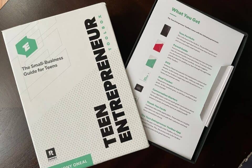 5 Business Books for Teenagers (to Understand How it Works)