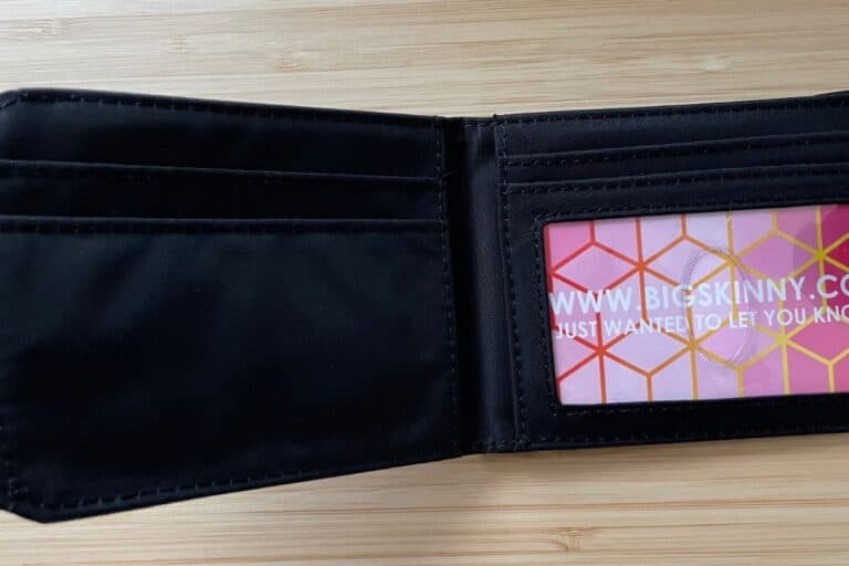 Best Wallets for Teens (that'll Help them Manage their Money & Daily Life)