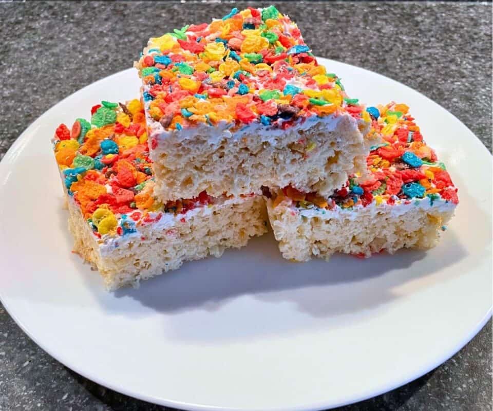 7 Rainbow-Themed Bake Sale Sweets to Sell (Fundraiser Idea)